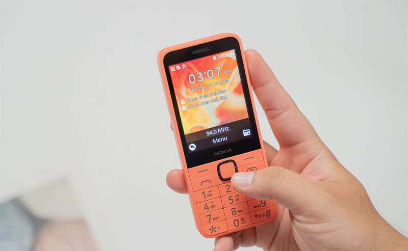 Review Nokia 220 4G Về Thiết Kế, Hiệu Năng, Pin, Màn Hình